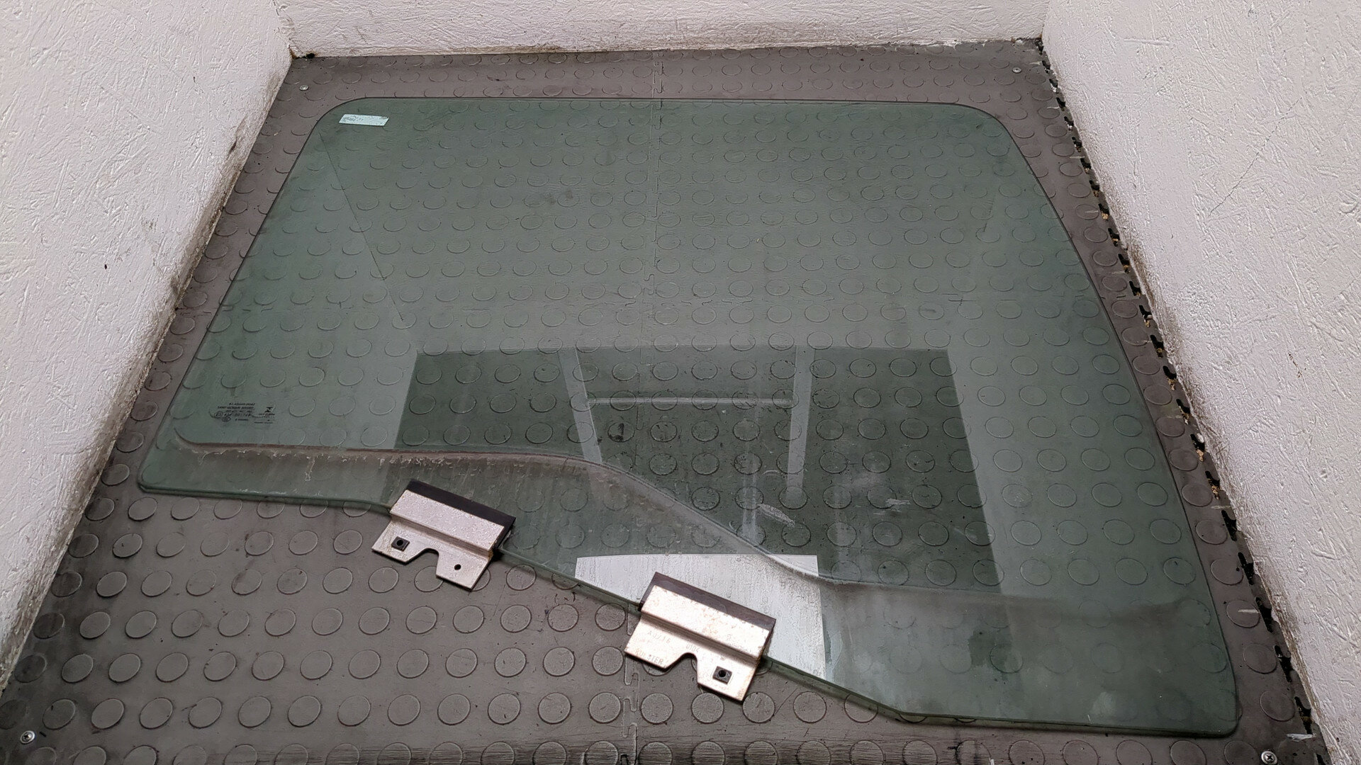 Стекло боковой двери правое переднее Man TGX Б/У