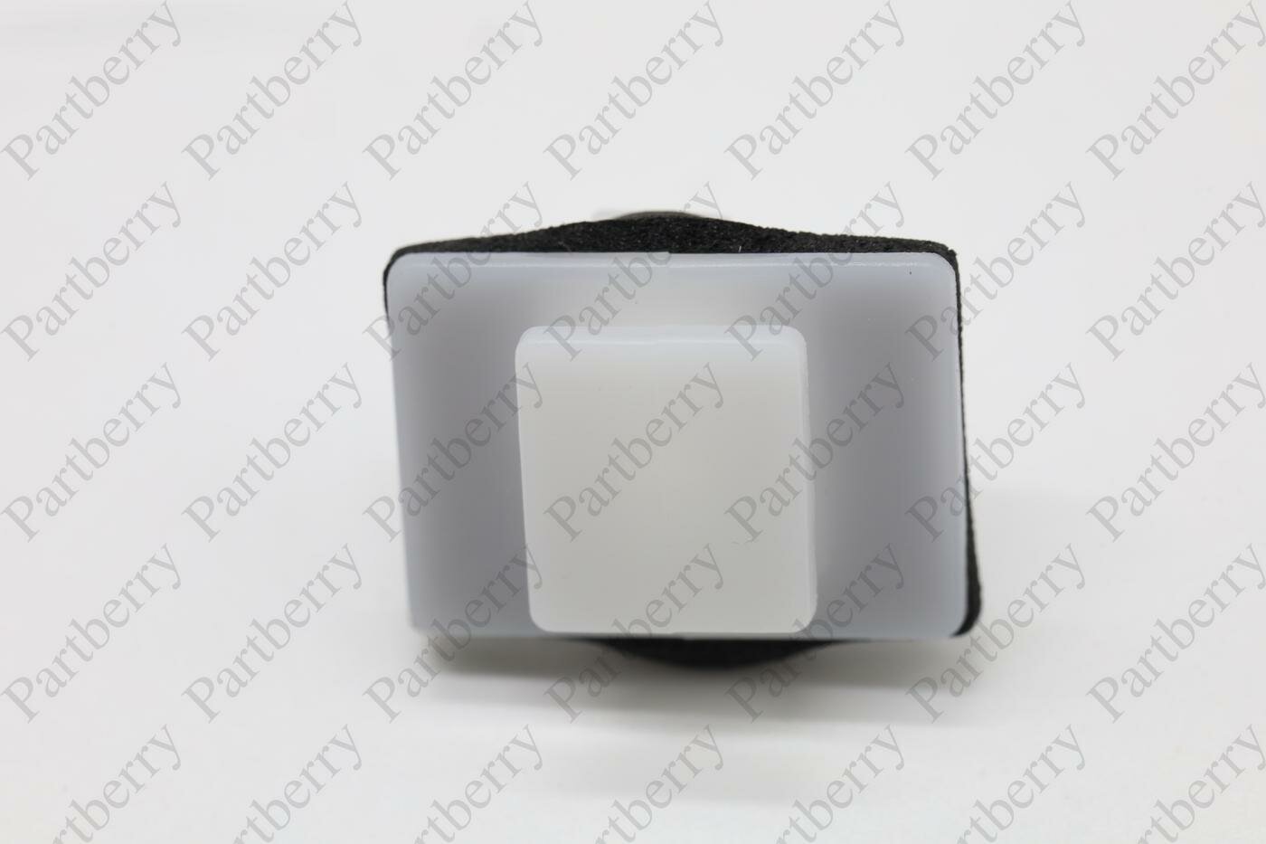 Клипса пластиковая PARTBERRY PB584804 для HYUNDAI / KIA 877561F000, HYUNDAI / KIA 877563E500, HYUNDAI / KIA 877562E000.