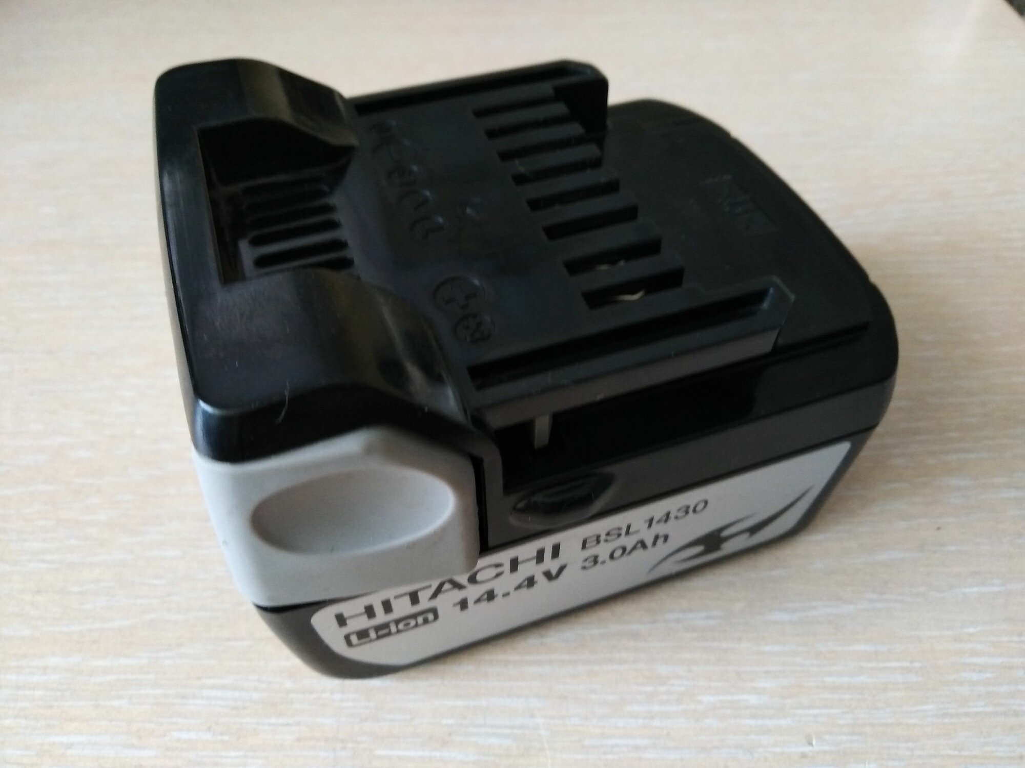 Аккумулятор для шуруповерта HITACHI 3.0Ah 14.4V Li-Ion (p/n: BSL1415, BSL1430, 329083, 329877, 329901), PITATEL