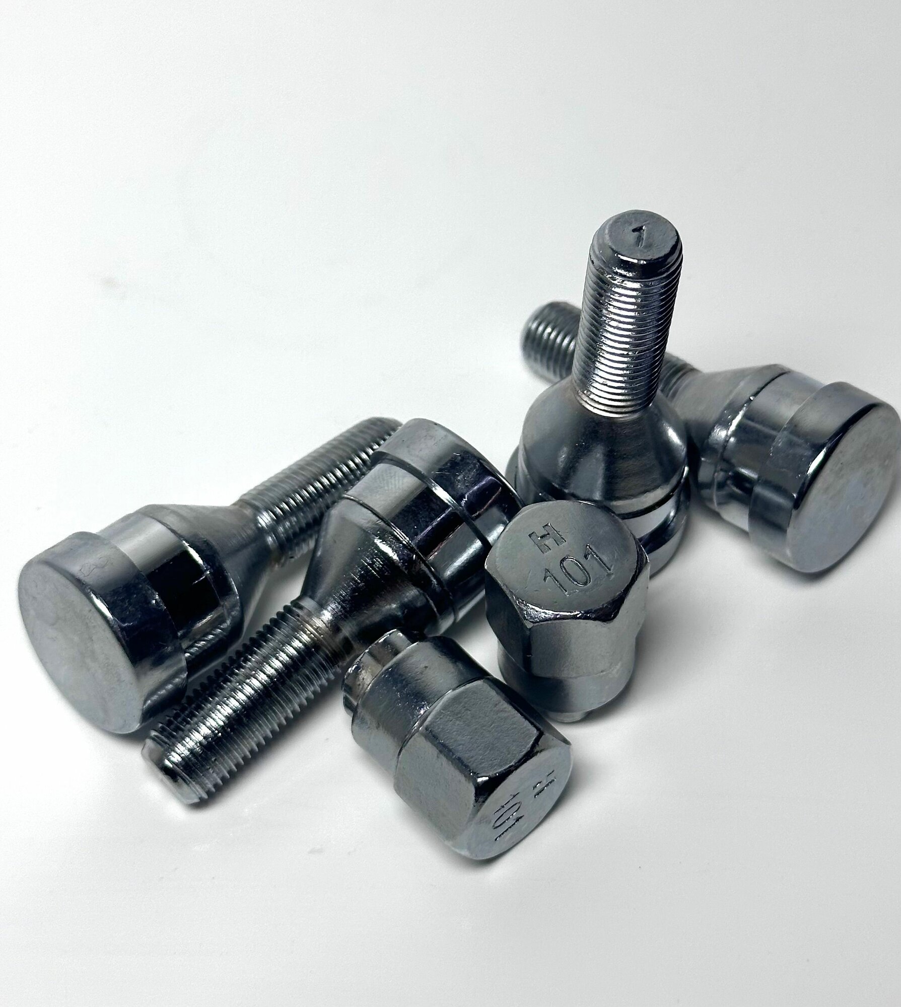 Болты колесные секретные хром (литой диск) 2101-2108 HERZOG