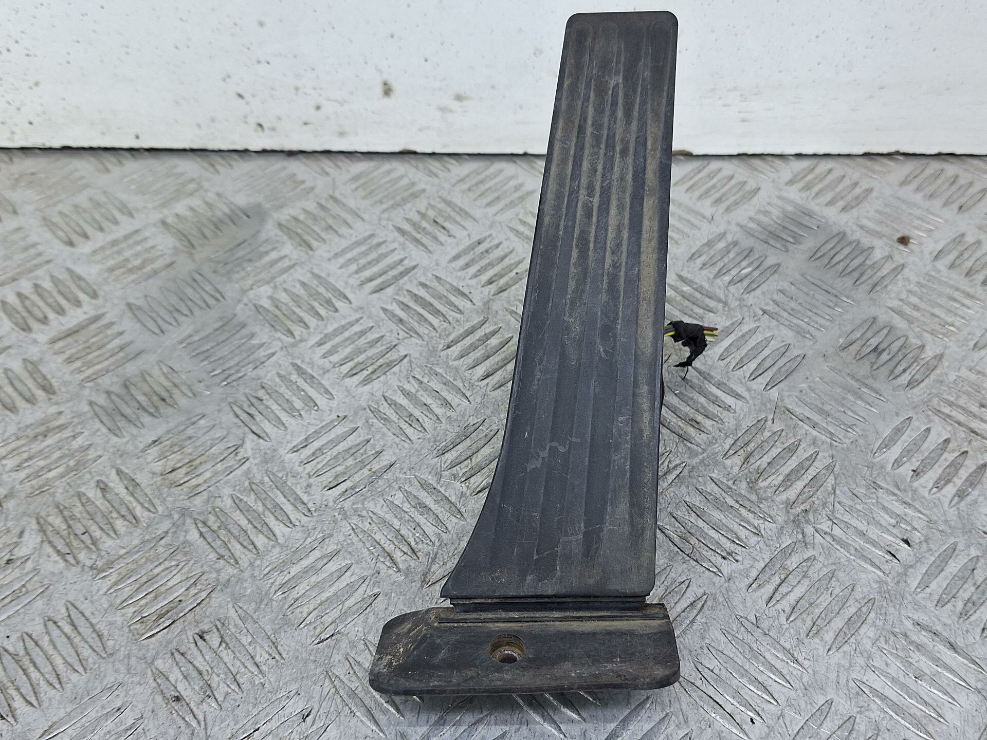 Педаль газа BMW 5 E60/E61 рест. E60 (2007 - 2010) 25916010