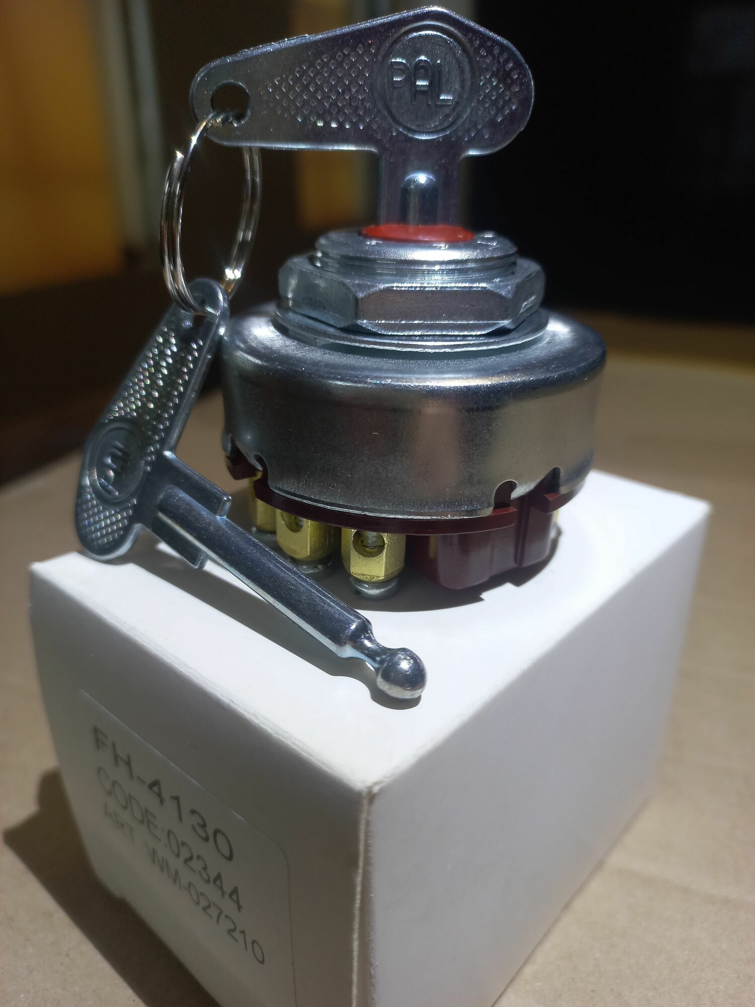 Замок зажигания мотоцикла Ява 638 12в. Производитель "PAL"