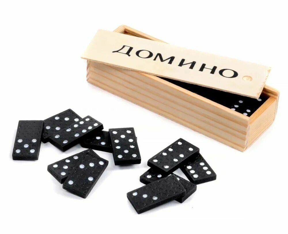 Домино в деревянной коробке