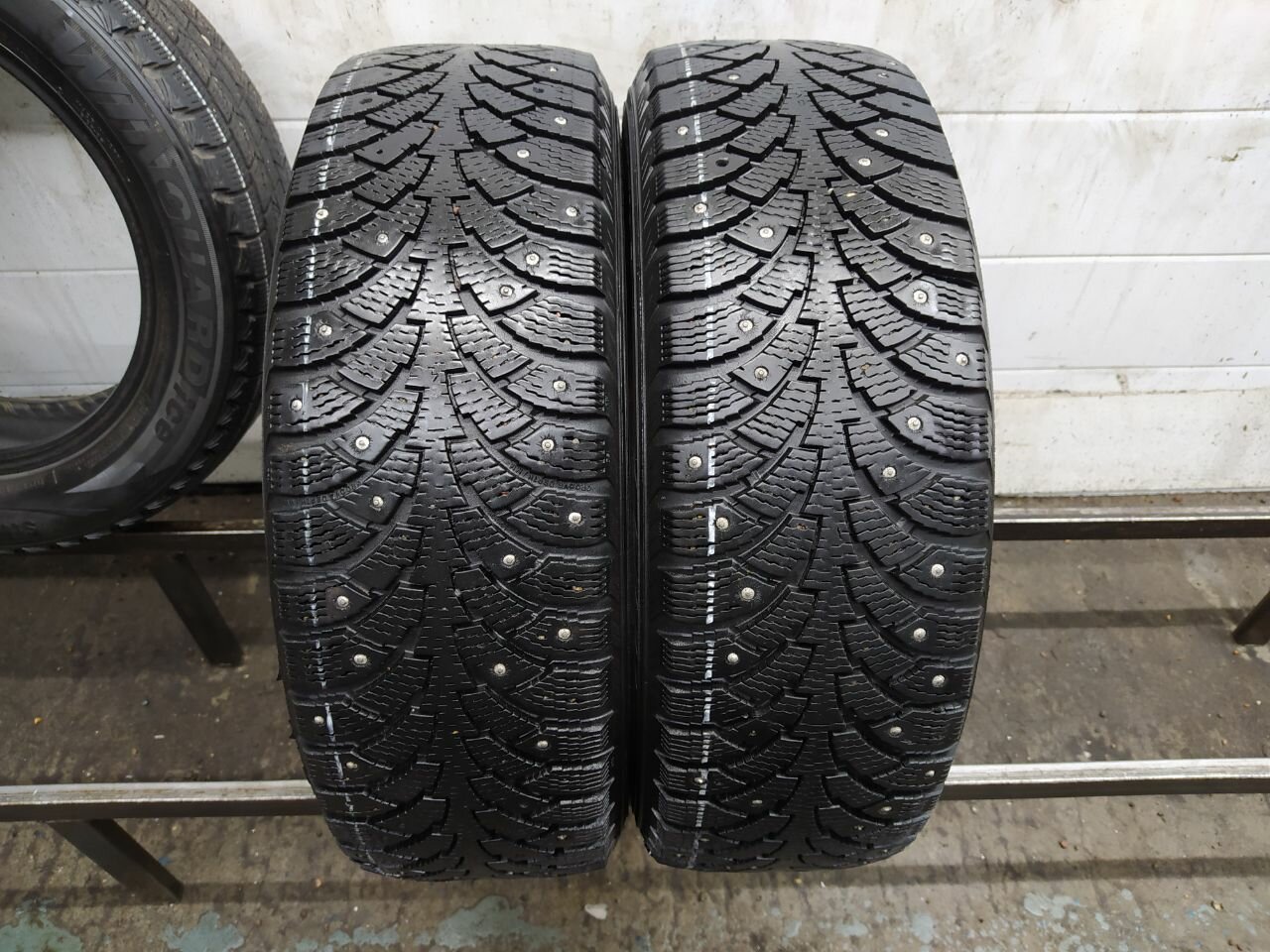 Зимние БУ шины шипованные Nordman Nordman 4 185/65 R15 30.0% износ PT0008826 TSB047800