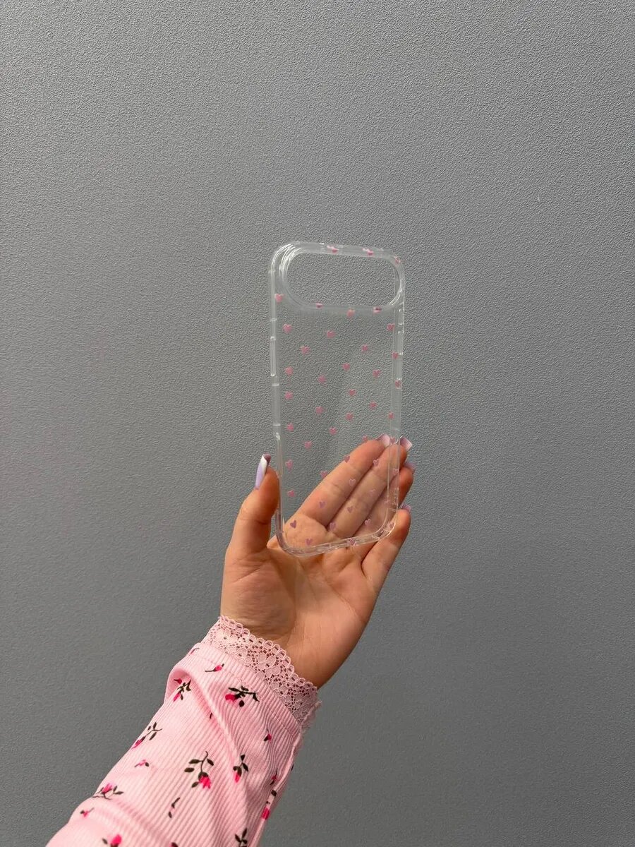 Чехол на Iphone 17 Air , прозрачный , с рисунком розовых сердечек . — фото 1