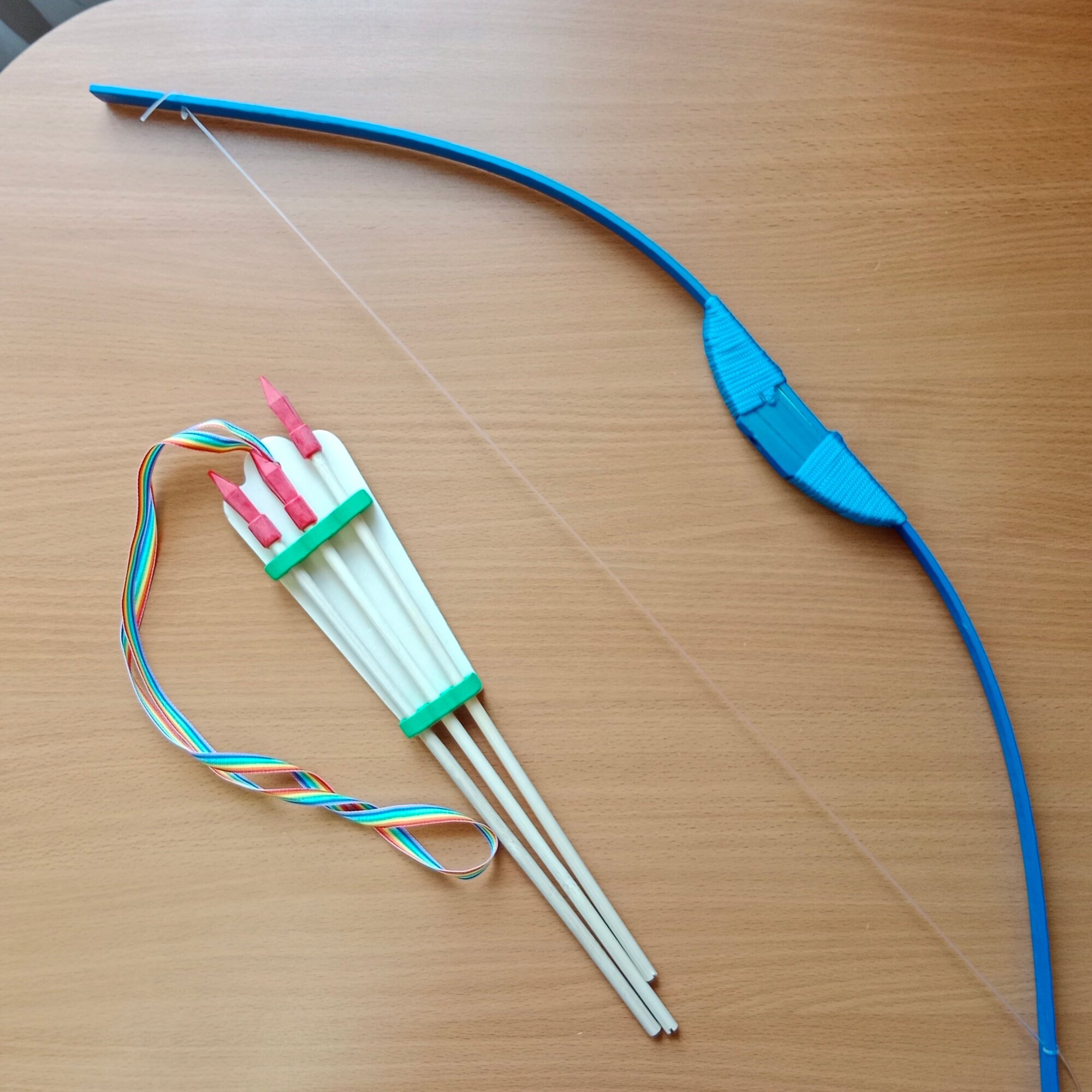 Лук деревянный детский 70см.