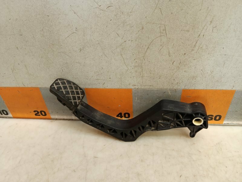 Б/У Педаль сцепления Volkswagen Passat B6 398186 VAG арт. 1K1721321D