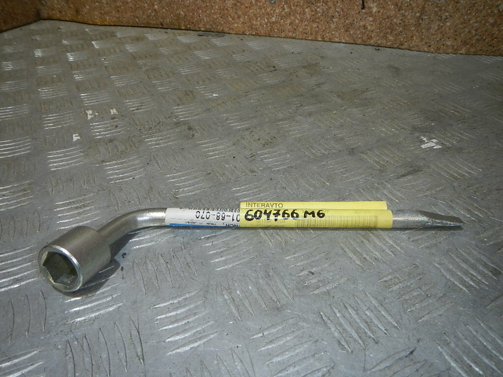 Б/У Ключ баллонный, Mazda (Мазда)-6 (GG) (02-07) MAZDA 6 (GG) (02-07) Новый. 604766 MAZDA арт. NA0168070