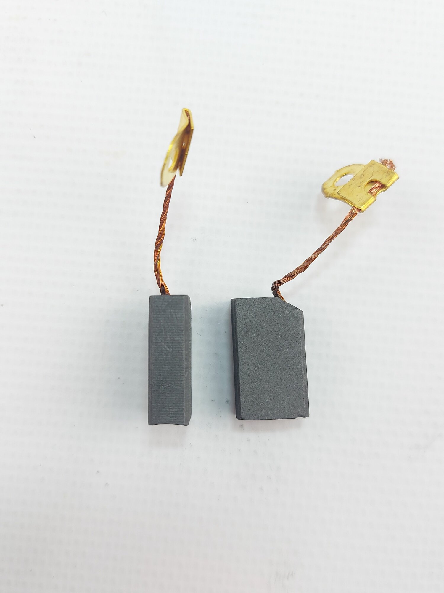 Щетка угольная 6,3х12х20 Интерскол МА1500/МЭ1800