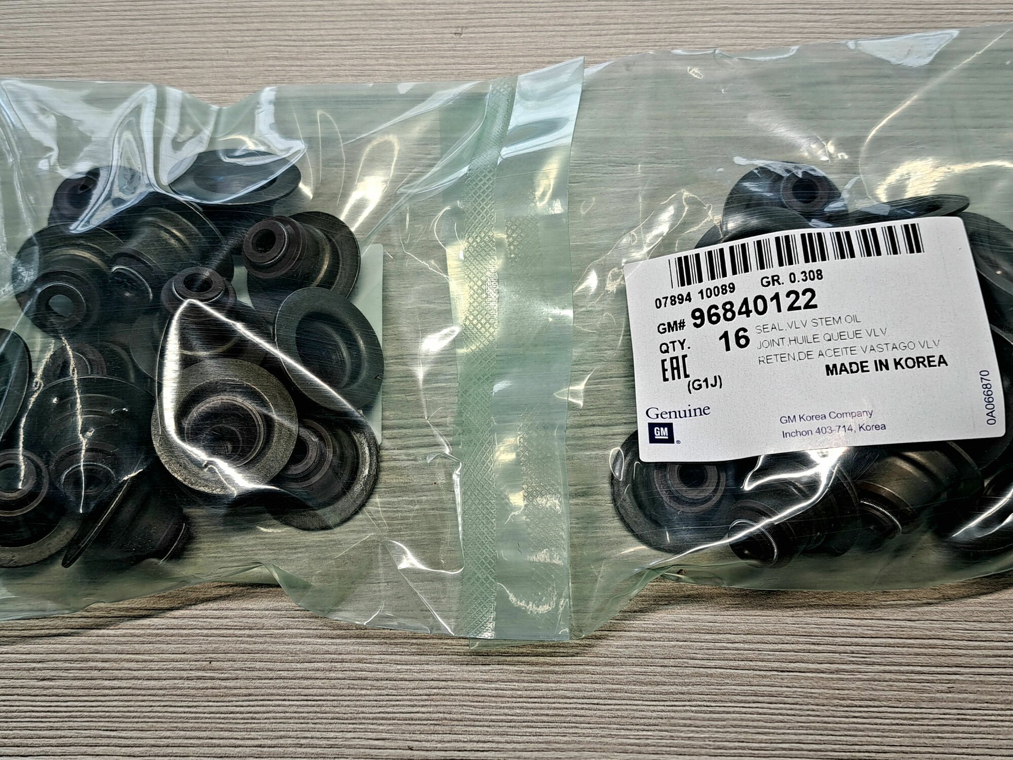 Сальники клапанов GM DOHC комплект 16 штук оригинал Нексия Лачетти Авео Круз