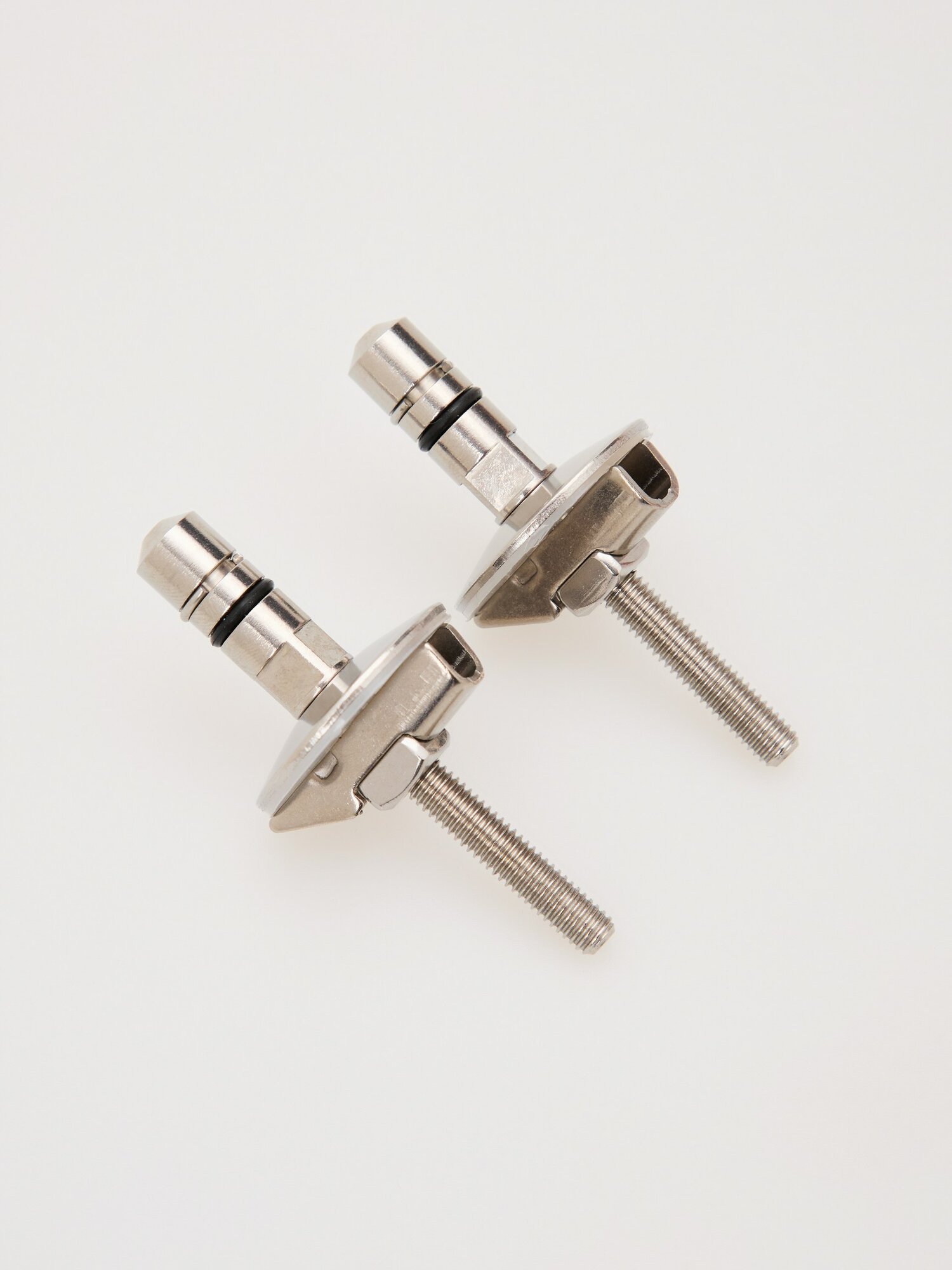 Крепеж для крышки сиденья унитаза № 12