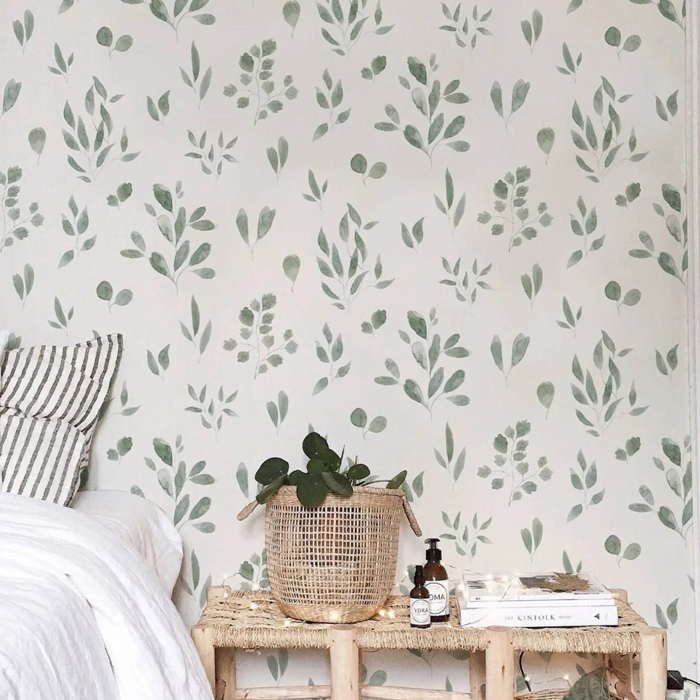 Бумажные обои Pixel&Wall акварельные листья зелёные 300*60cm