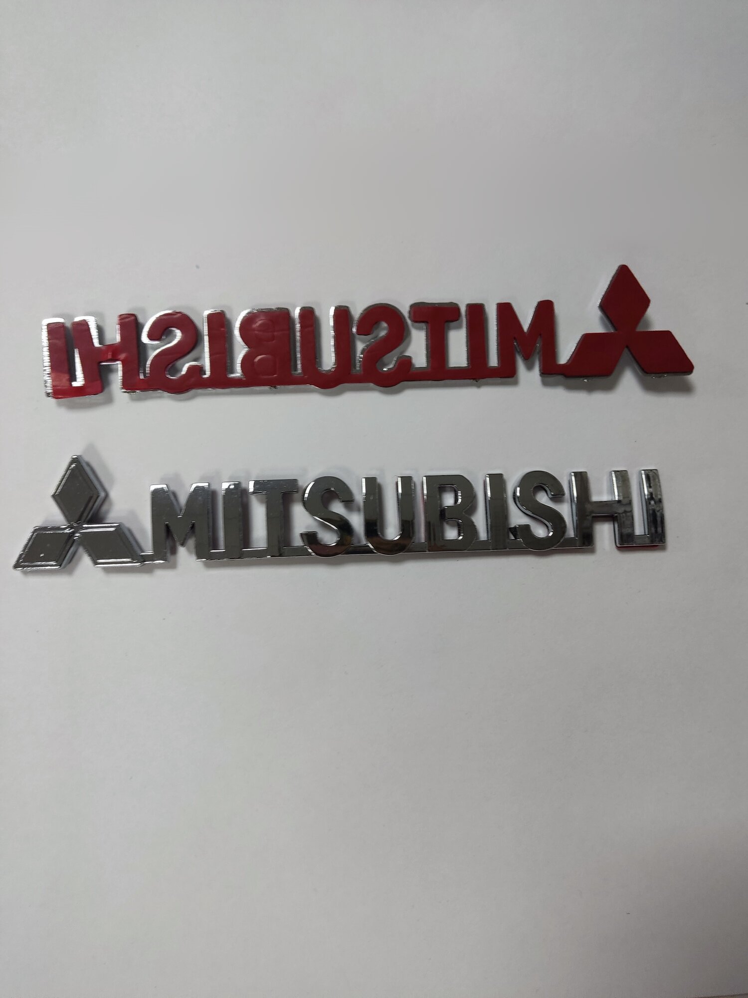 Шильдик Mitsubishi, пластик, хромированная поверхность, 17 см