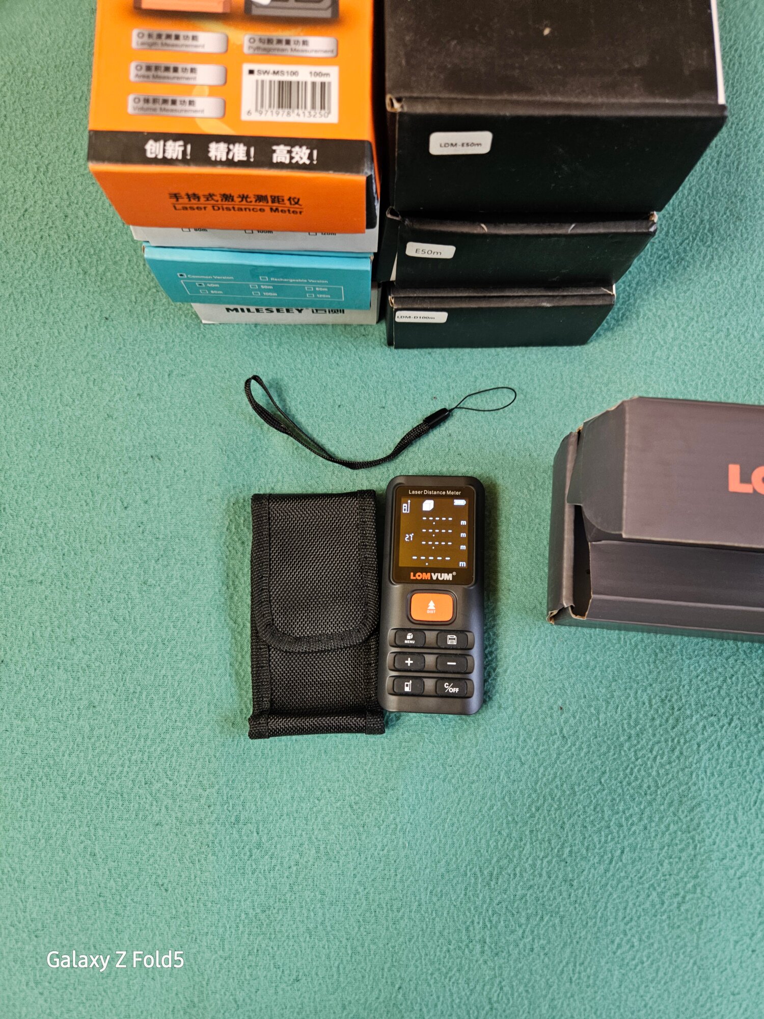 Лазерная рулетка, дальномер 120 м LOMVUM в чехле с батарейками (3шт), с ремешком на руку