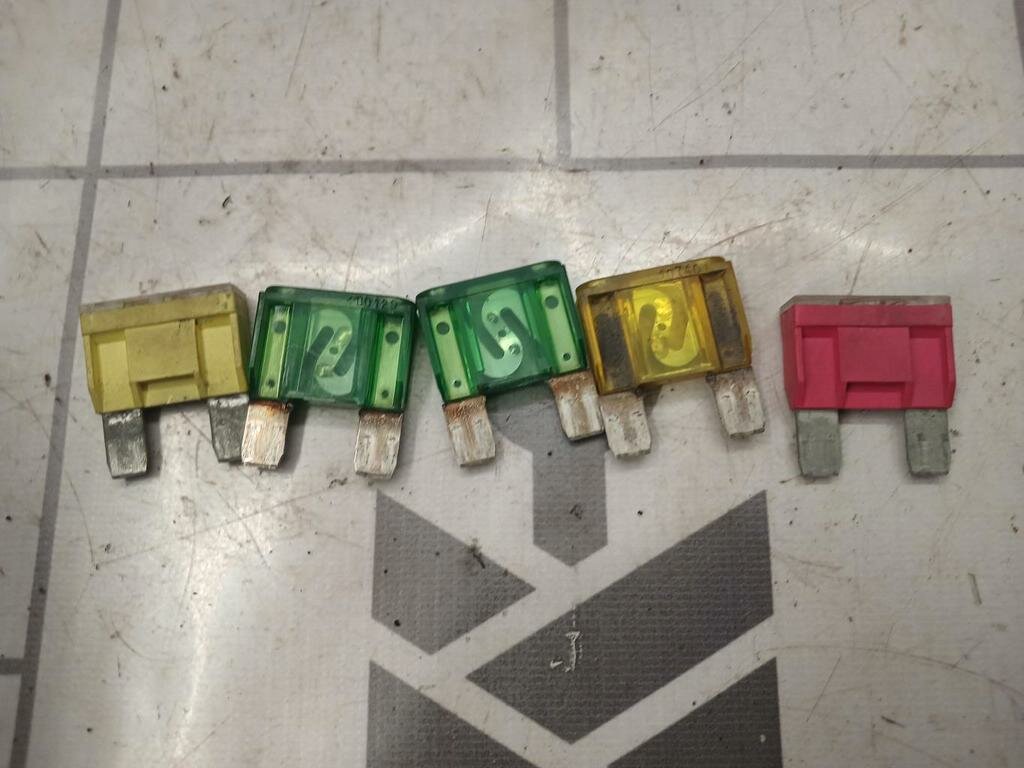 Предохранитель Opel Corsa C 2000-2006