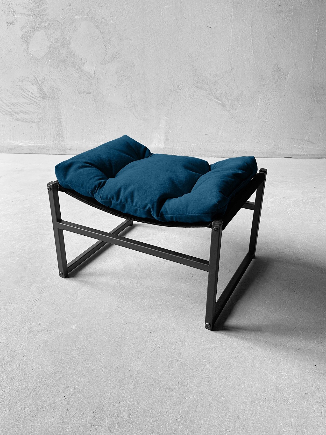 Пуфик под ноги велюр синий для дома для офиса для кресла уютный стильный компактный