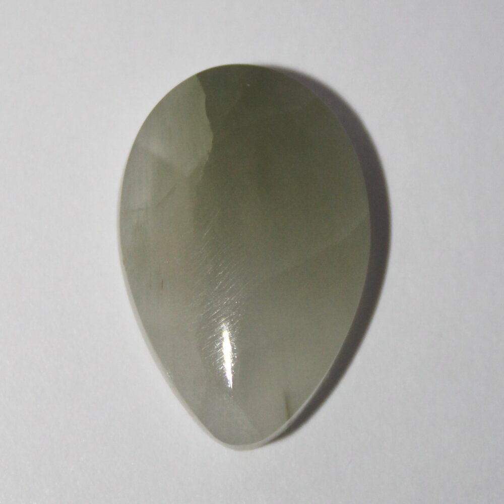 Кварцевый кошачий глаз, празем кабошон, 22х14х3 мм, Нижний Тагил, «True Stones»