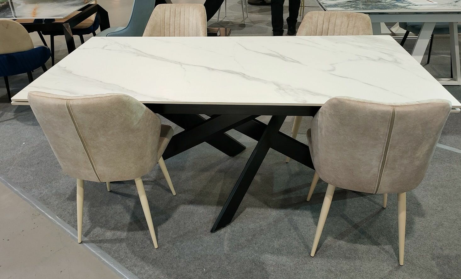 Стол керамогранит "Герда" 1800мм белый матовый К3 на чёрных ногах