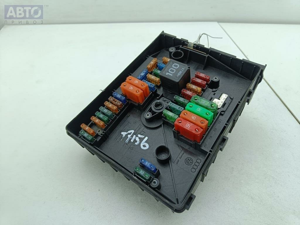 Блок предохранителей Volkswagen Caddy (2004-2010)