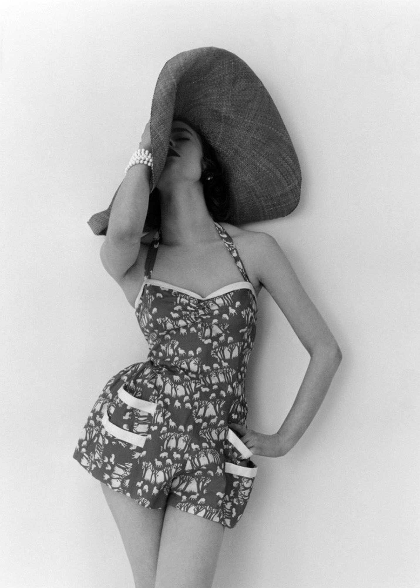 Плакат, постер Летний шик-мода 1950-х на холсте, размер 21х30см