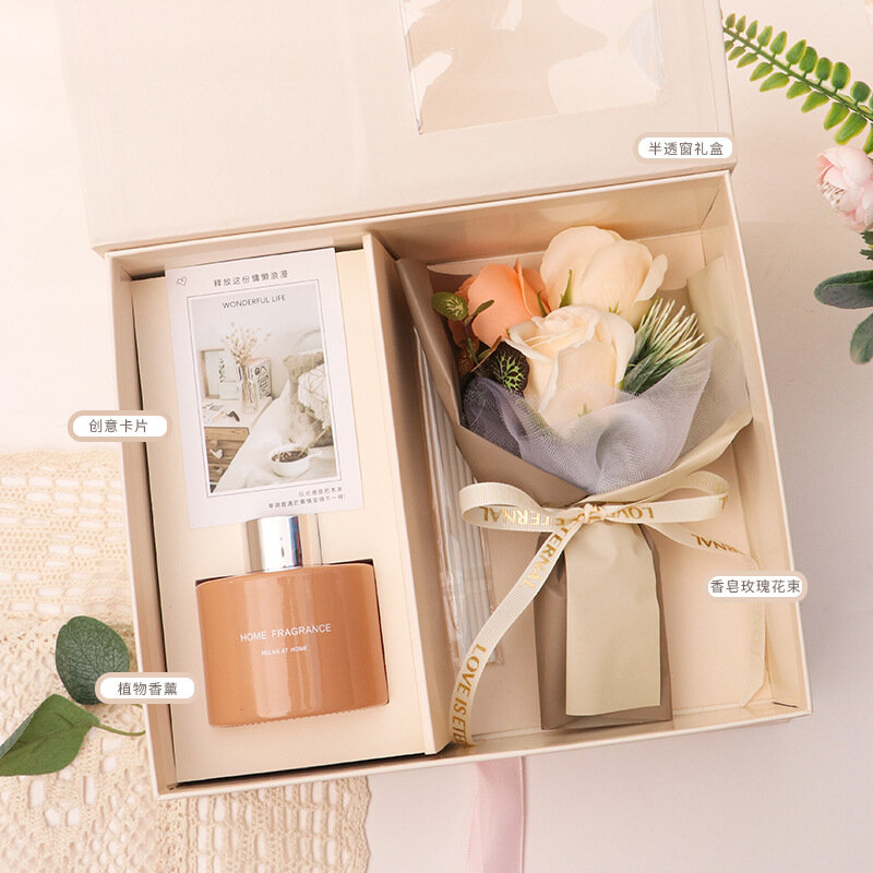 Подарочный набор "Французский квартал", с ароматерапевтическим цветочным мылом, подарочный пакет