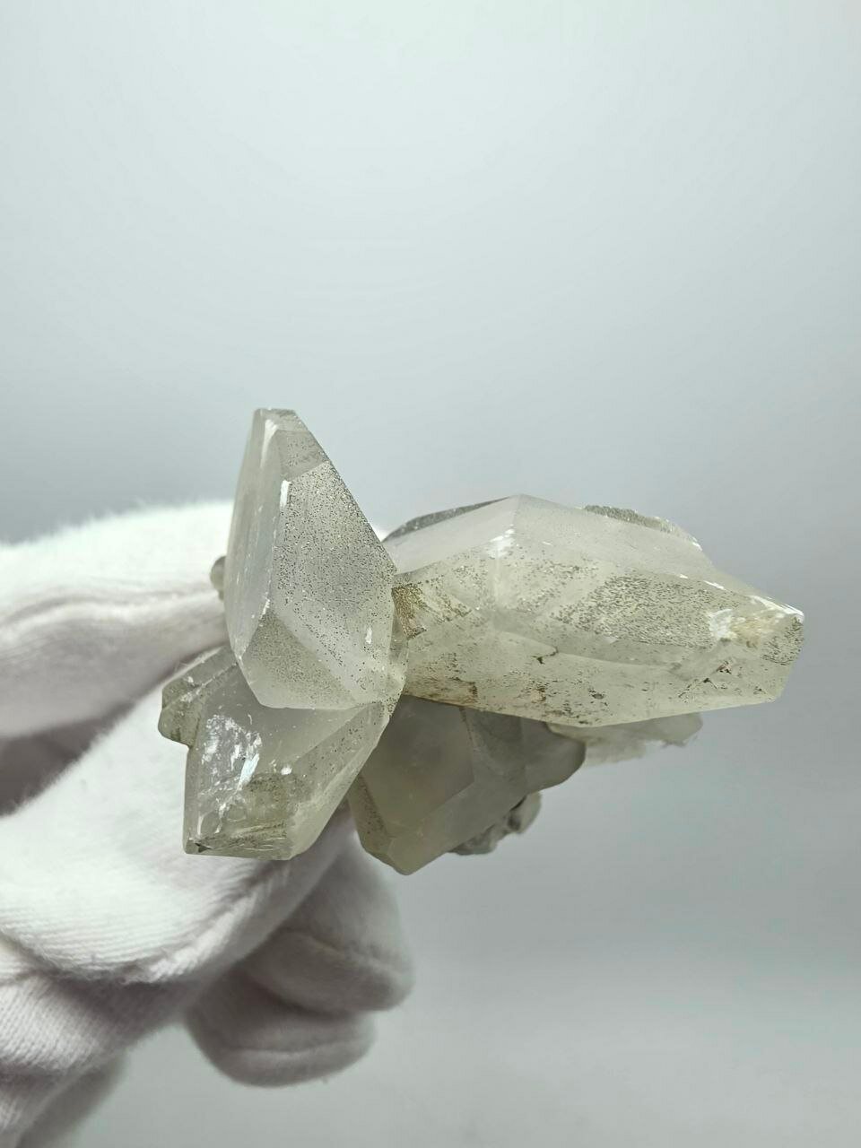 Кальцит с пиритом, 46 мм 46 г.