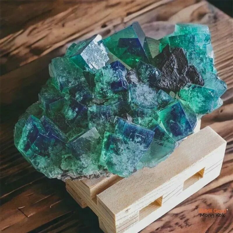 Друза зеленый Флюорит , натуральный камень, вес 300-400 гр