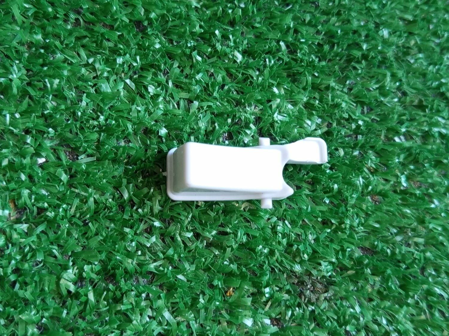 Кнопка пара(белая) для утюга Starwind SIR2433 (с разбора)