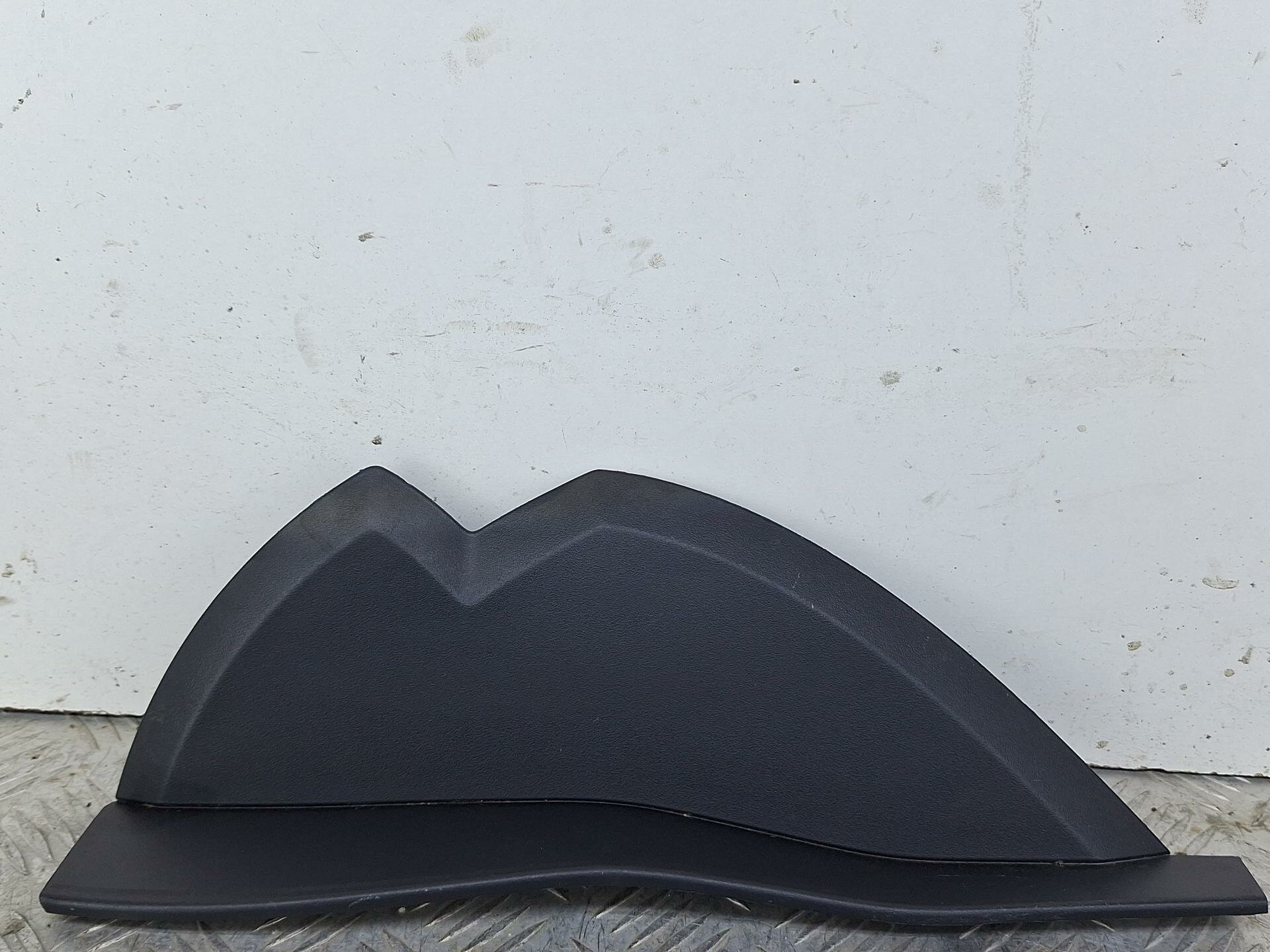 Декоративная накладка торпедо Mitsubishi Outlander 2 (2005 - 2009) 8002A055ZZ