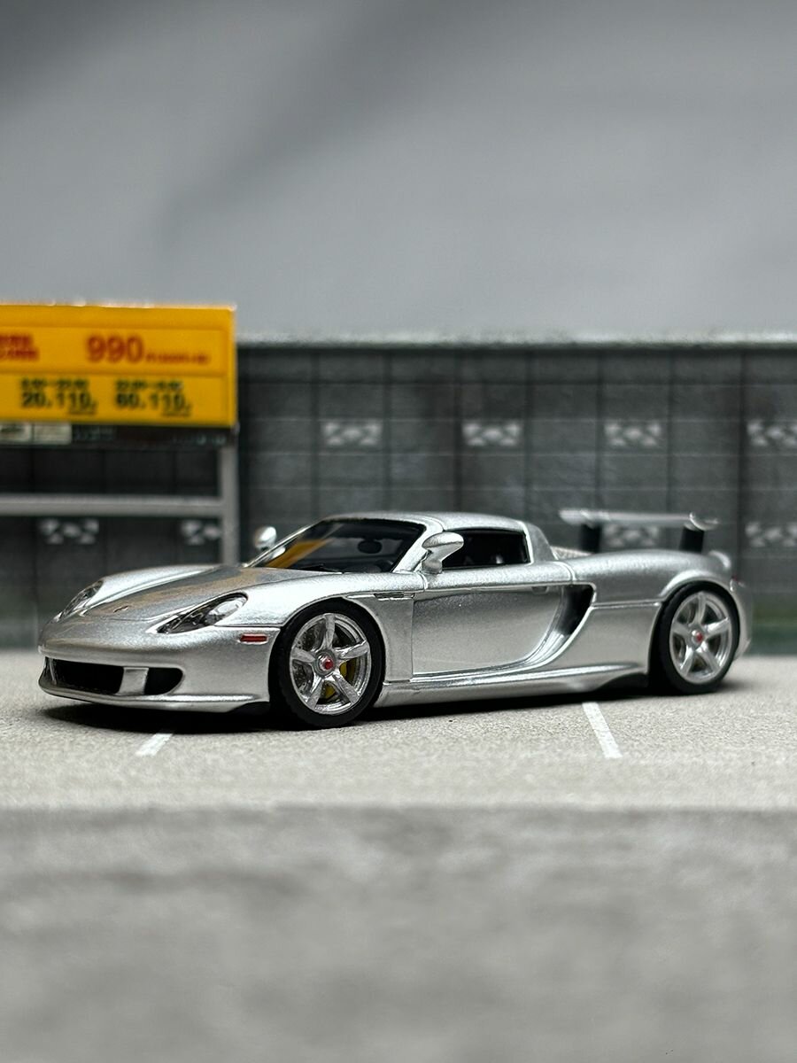 YM model 1:64 Porsche Carrera GT Смола модель автомобиля