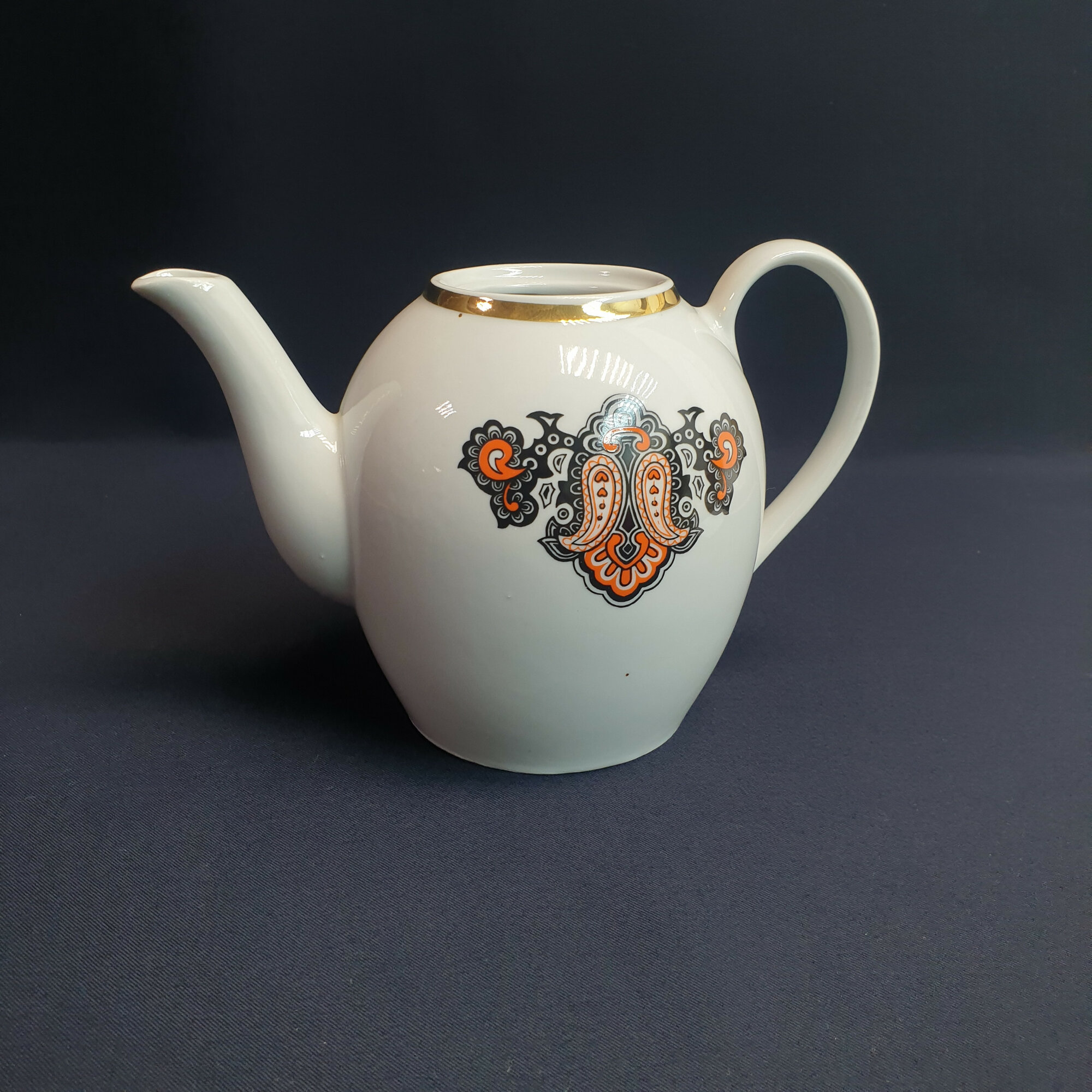 Чайник без крышки Рига, фарфор деколь позолота 1.2 л, винтаж СССР