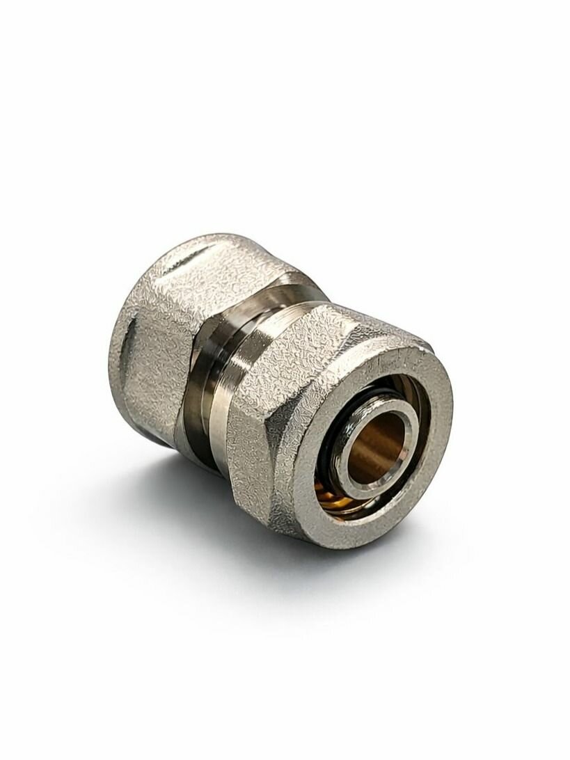 Муфта соединительная 16 x 1/2" с внутренней резьбой обжимная для металлопластиковой трубы