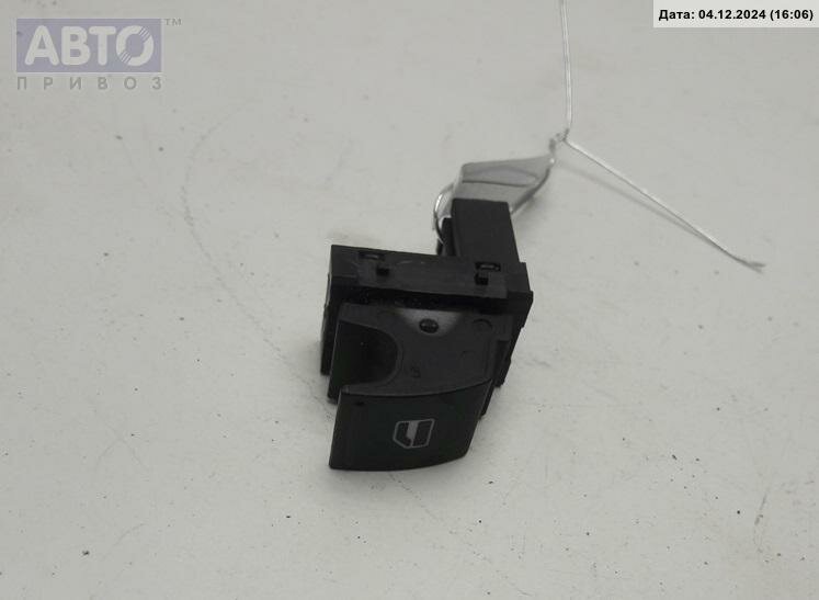 Кнопка стеклоподъемника переднего правого Volkswagen Passat B6