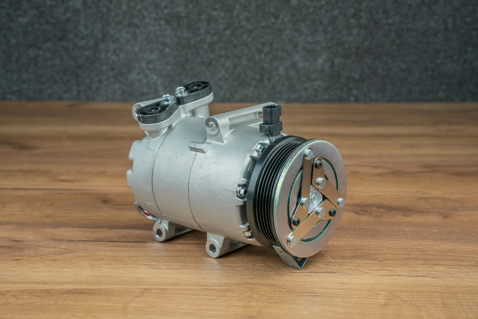 Компрессор кондиционера новый для Ford Focus 2 / Форд Фокус 2 1.8 / 2.0 1329719