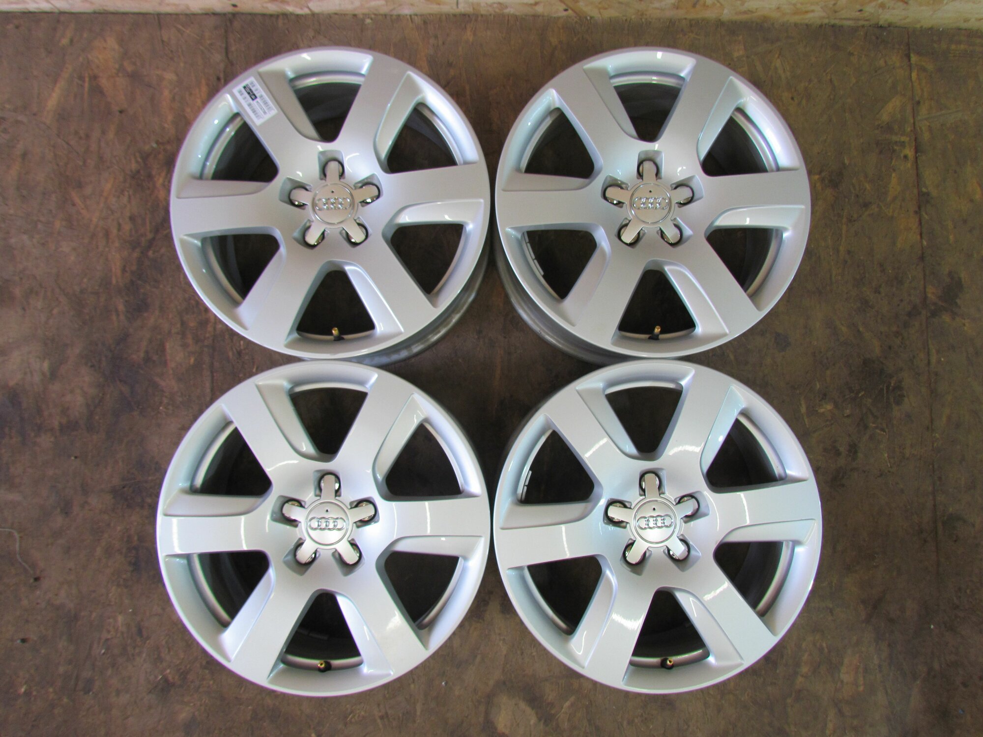 Комплект колесных дисков Audi R17 7J ET25 5*112 DIA66.5 (оригинал) 0025334