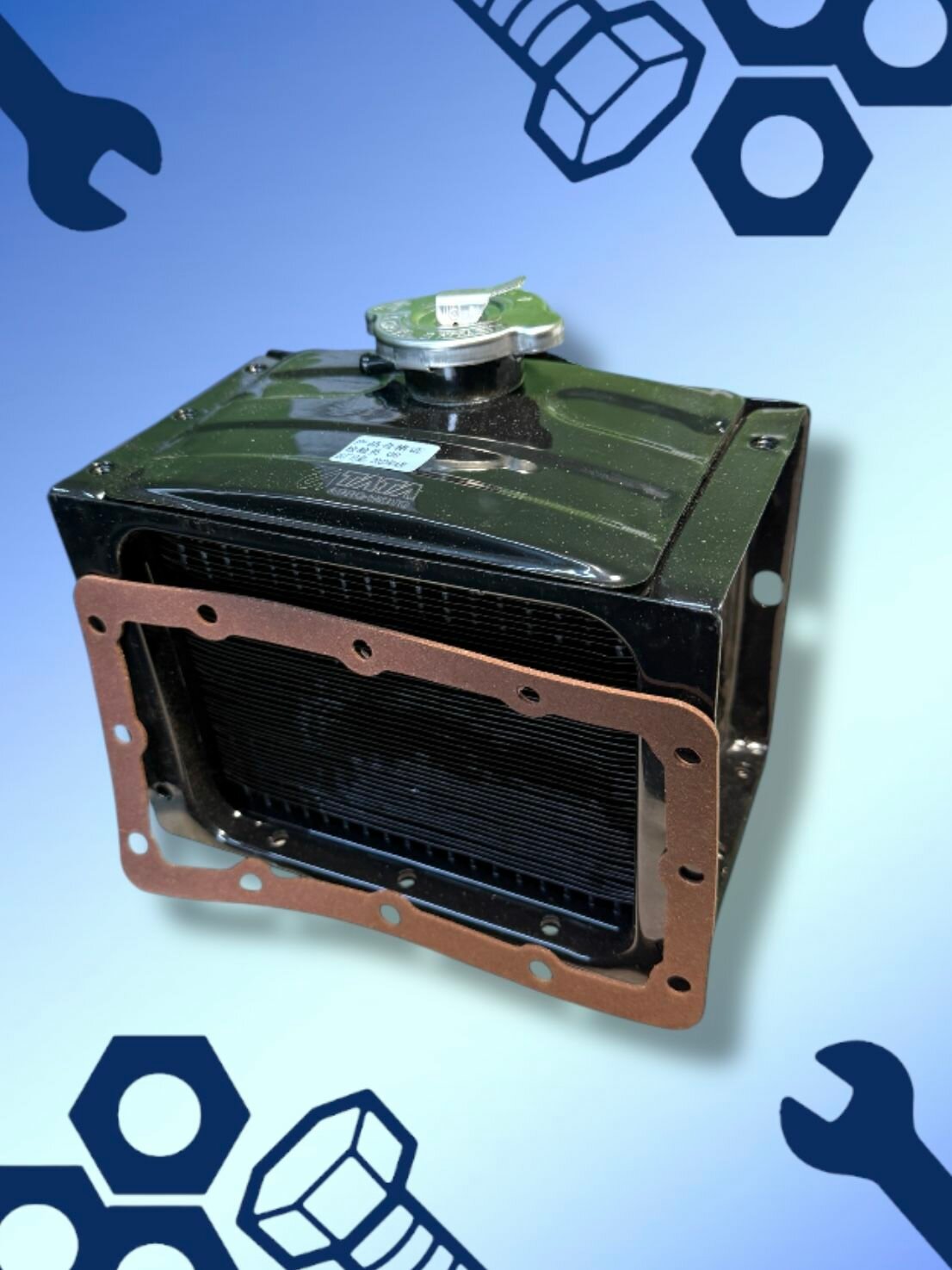 Радиатор R180 латунь с крышкой и прокладкой на дизельный двигатель