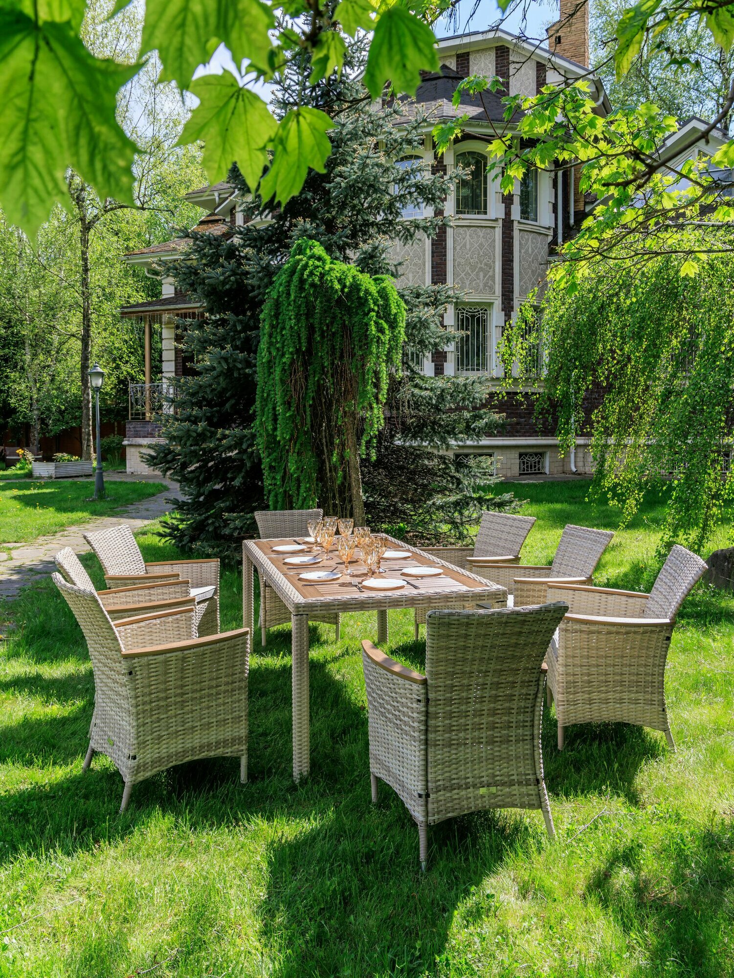 Обеденный комплект садовой мебели Royal Family AMELIA бежевого цвета на 8 персон