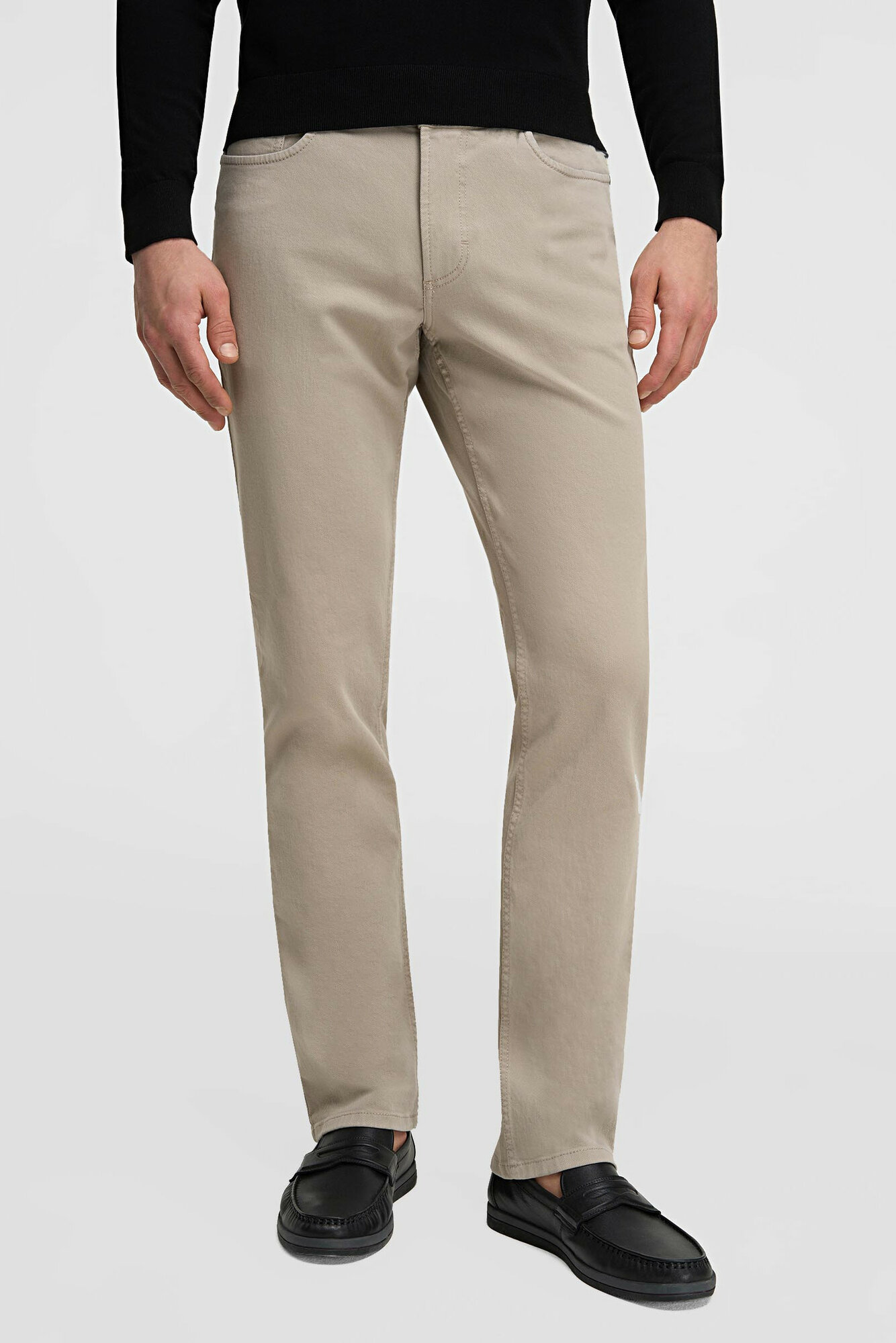 Джинсы зауженные 