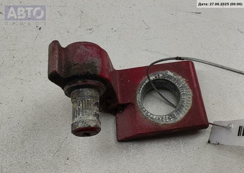 Петля двери передней правой Volkswagen Passat B3