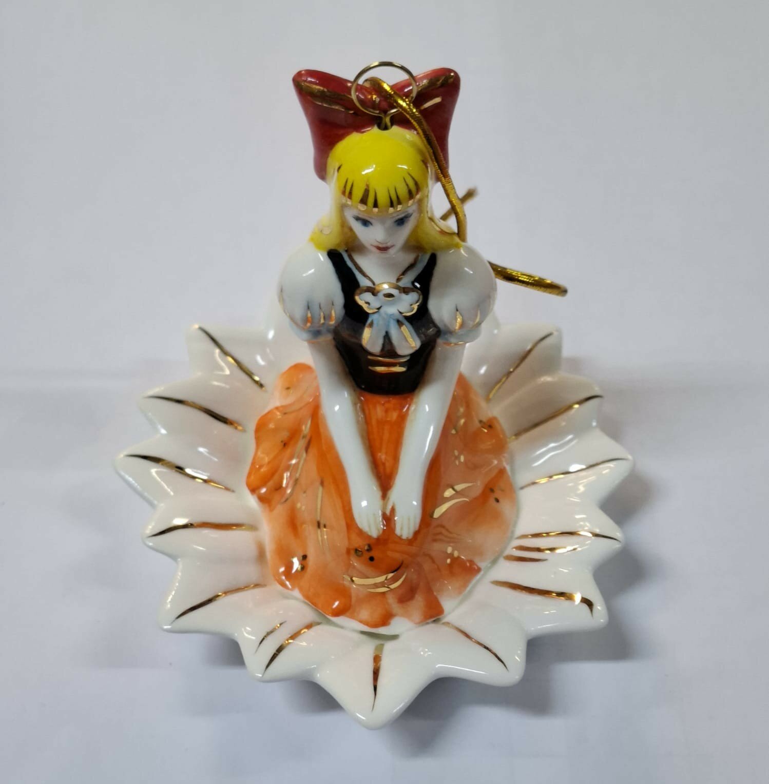 Игрушка на елку Дюймовочка, фарфор