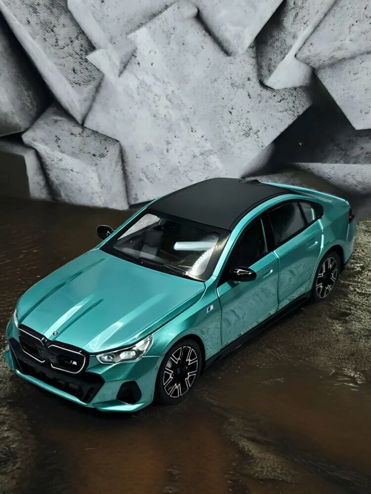 Металлическая инерционная машинка (модель автомобиля) BMW БМВ М5 1:24