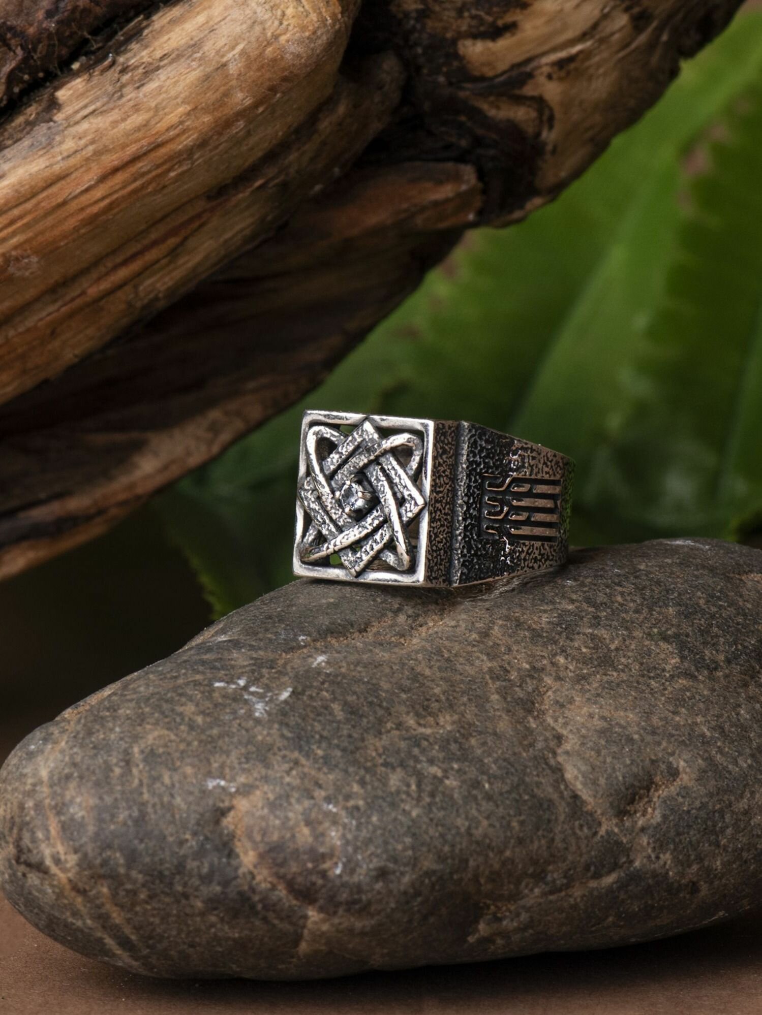 Перстень, серебро, 925 проба, чернение, топаз