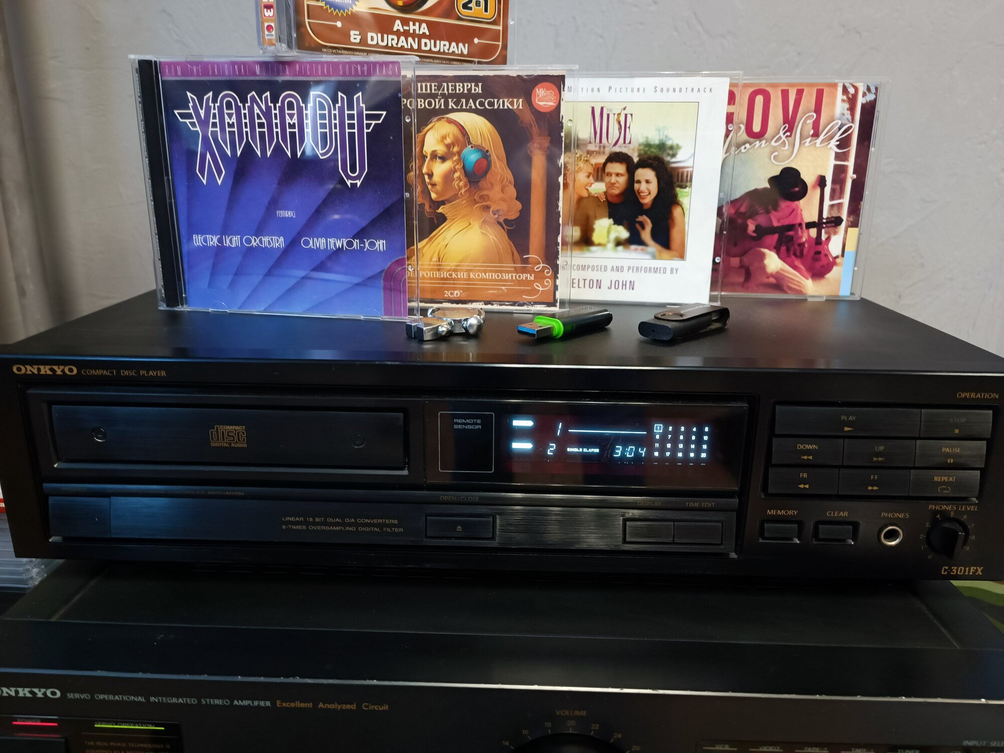 cd проигрыватель Onkyo c 301 fx