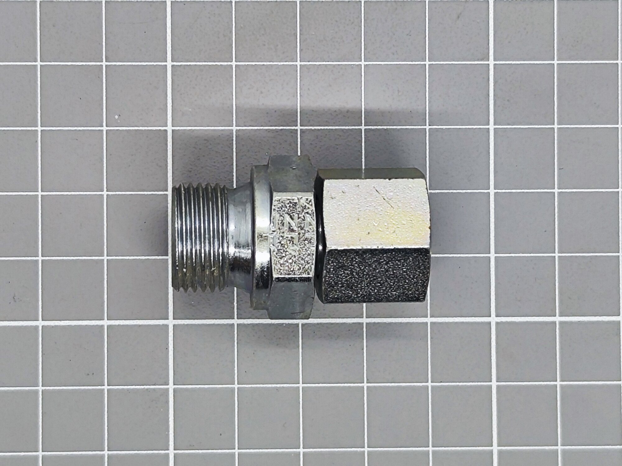 Адаптер BSP 1/4" - BSP 3/8" (г-ш) переходной прямой для РВД и гидравлических систем (1 шт)