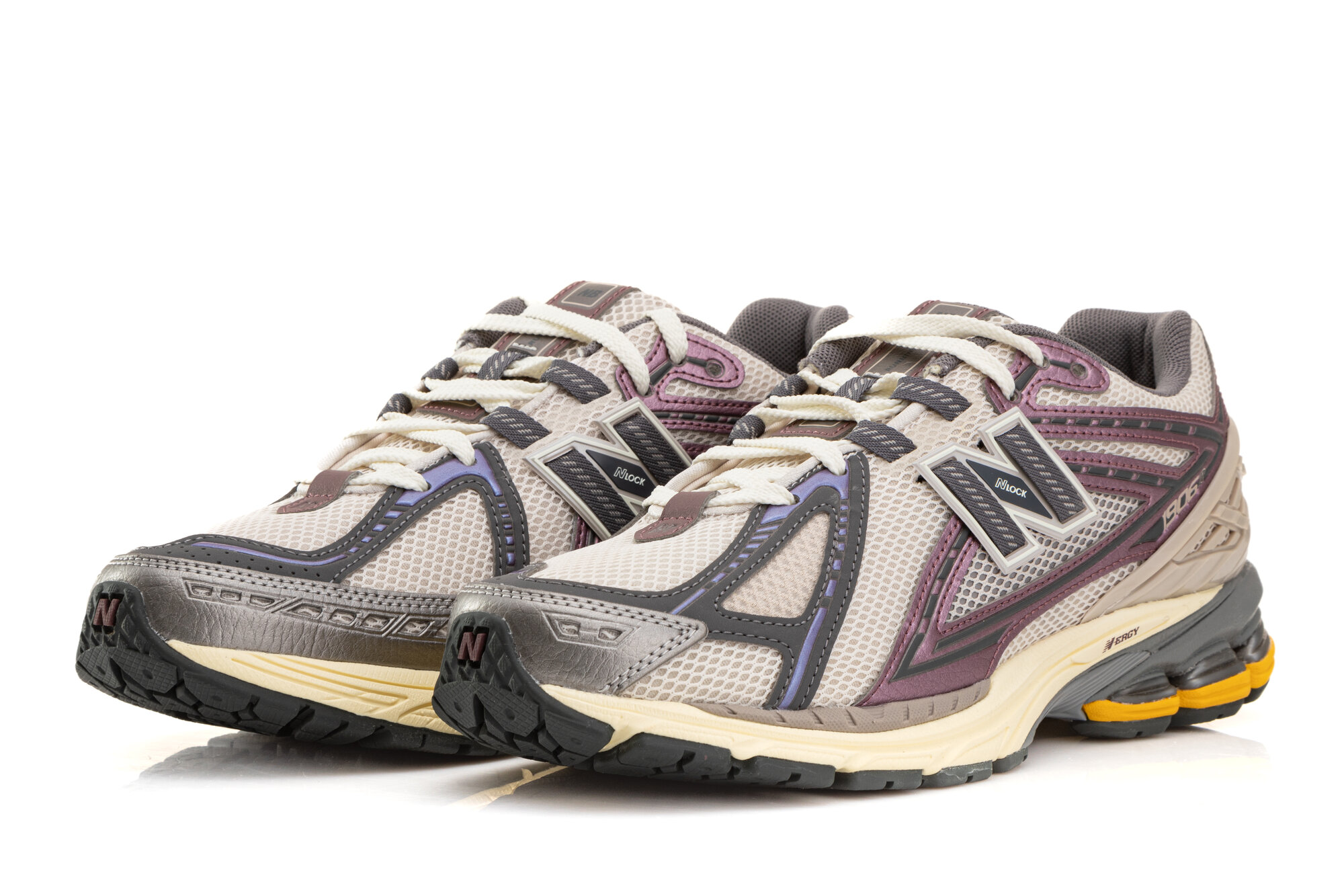 Кроссовки 1906R