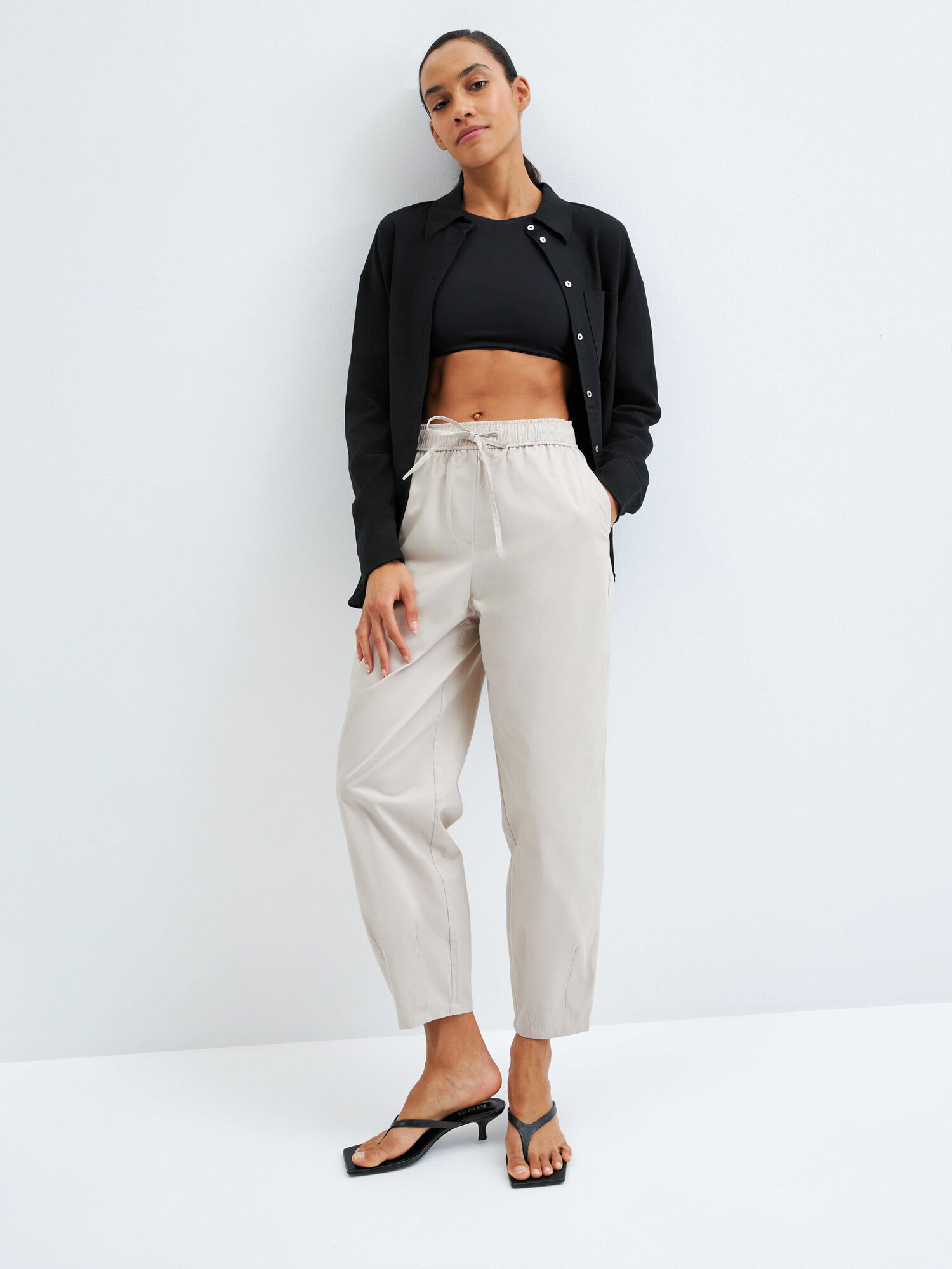 Брюки бананы