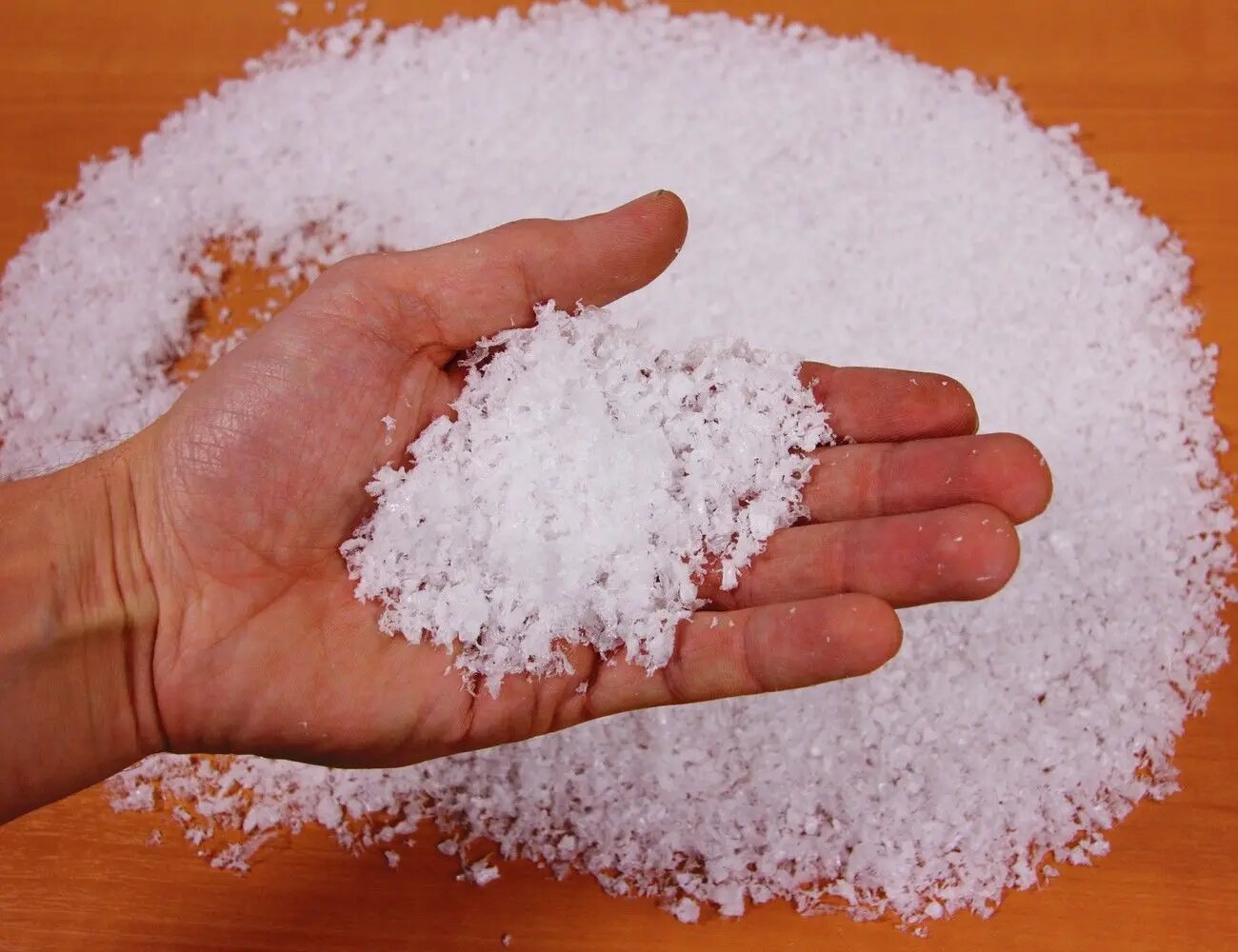 Искусственный снег MAGIC SNOW, белый, мелкие хлопья с голографическим блеском, 83 г, Peha Magic