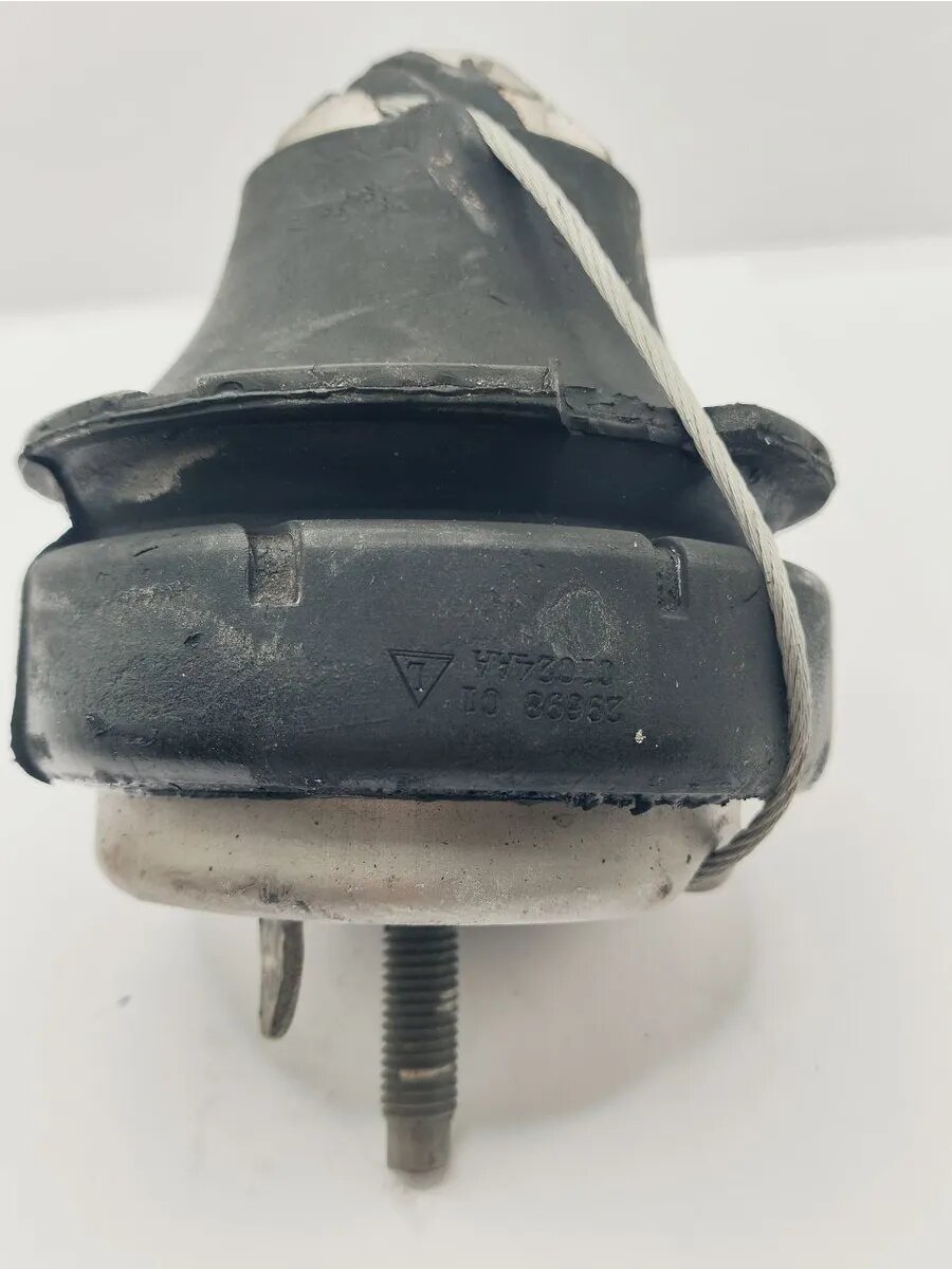 Подушка двигателя Volvo — фото 1
