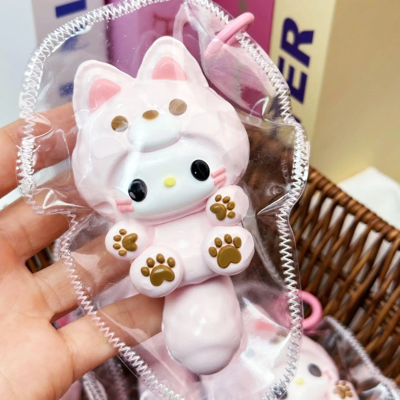 MINISO Hello Kitty Big Tail серия фигурки Розовый, A03