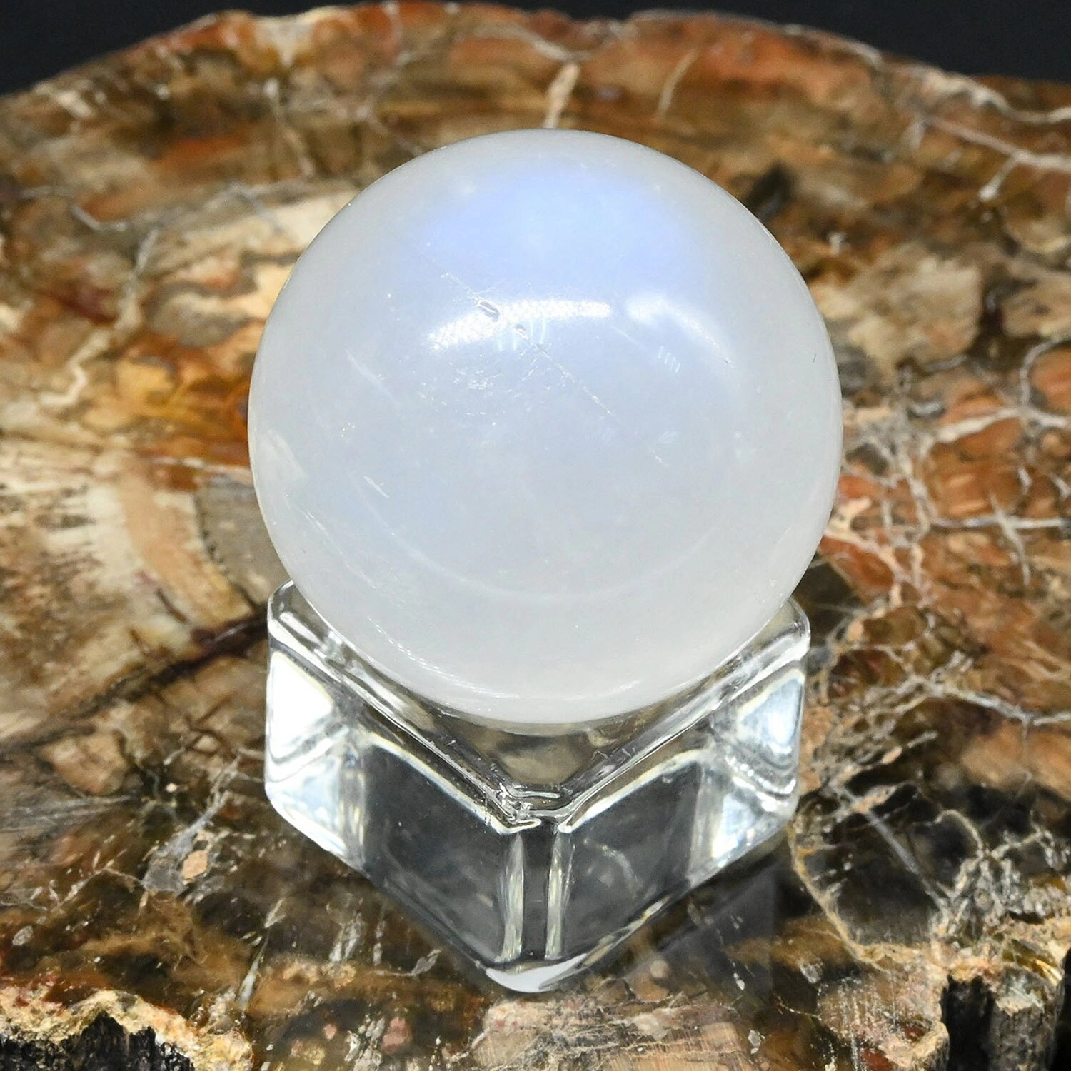 Шар из лунного камня, (адуляр) диаметр 34мм .